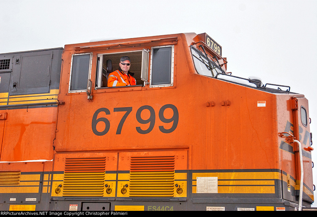 BNSF 6799 on H-LINPVO1-21